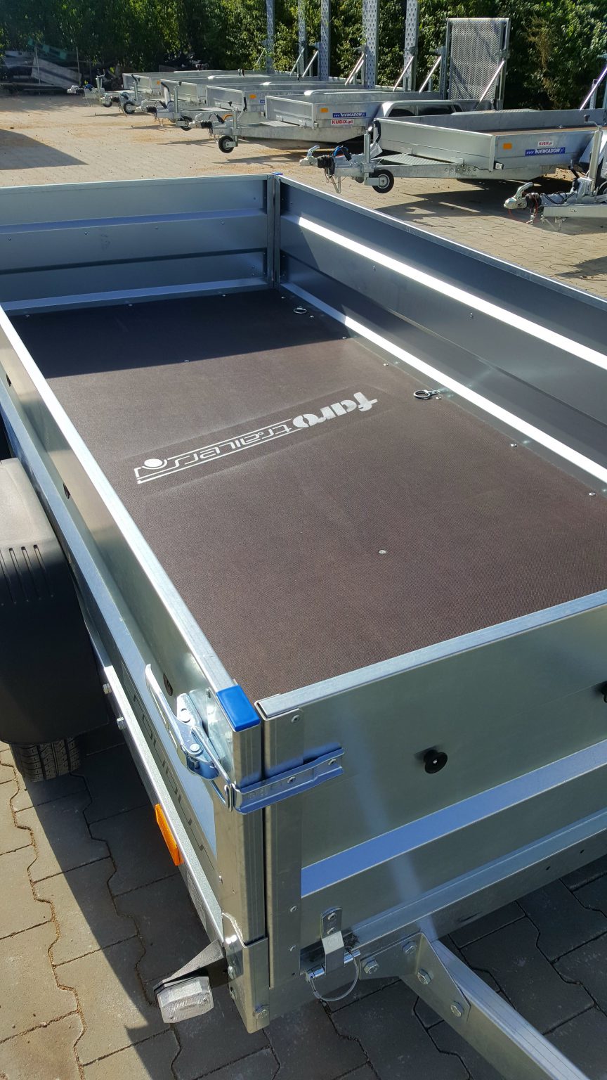 Twin-axle trailer Faro Solidus 263x125x45cm GVW 750kg - Kubix